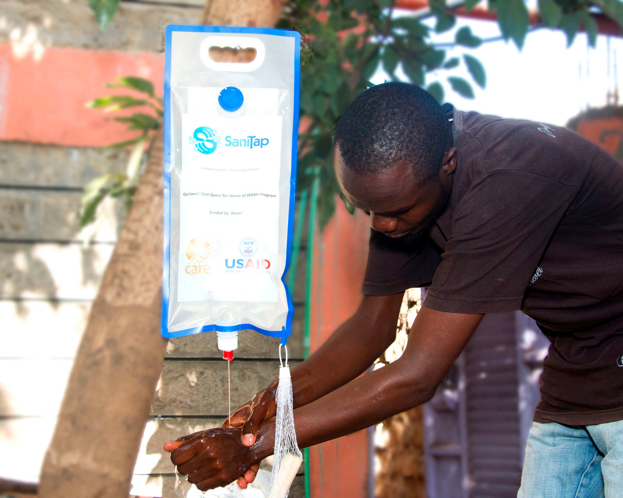 Innovative portable hand washing solution: The SaniTap bag - SaniTap